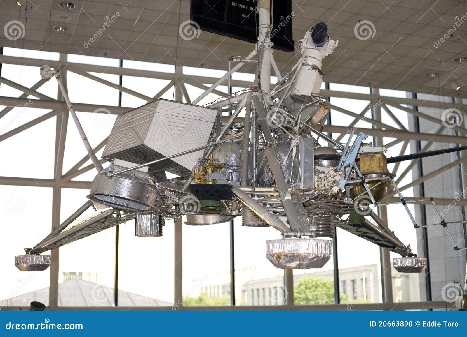 Surveyor spacecraft editorial image. Image of probe, museum - 20663890