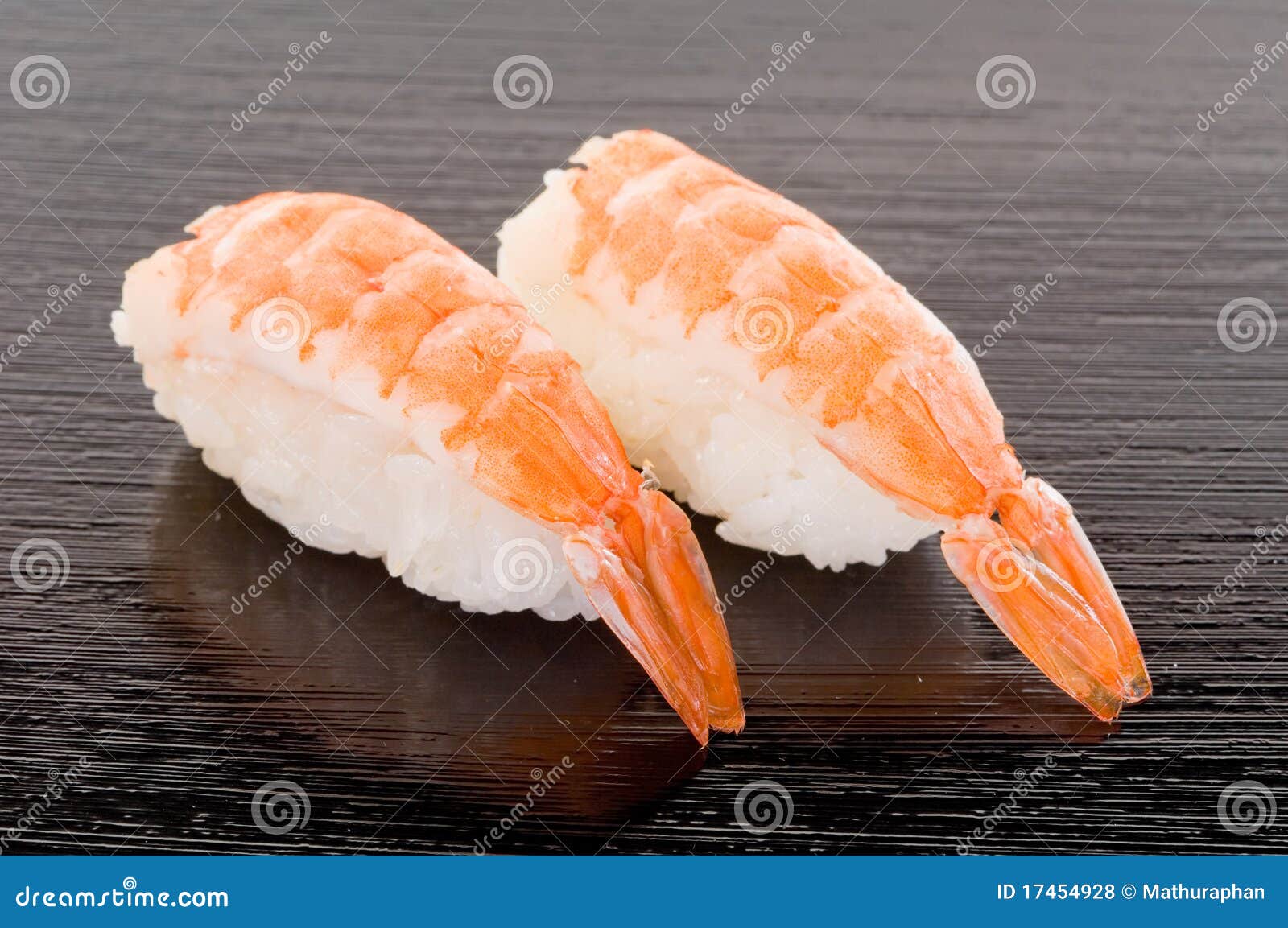 Sushi de Ebi foto de stock. Imagem de marisco, folha - 17454928
