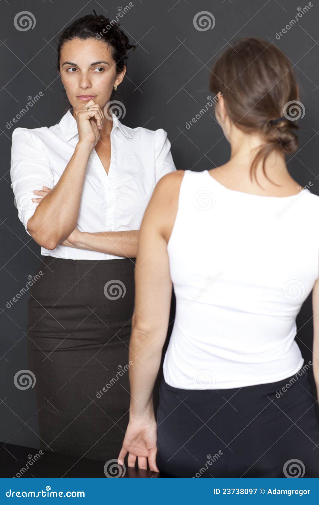 Suspicacia femenina imagen de archivo. Imagen de desconfianza - 23738097