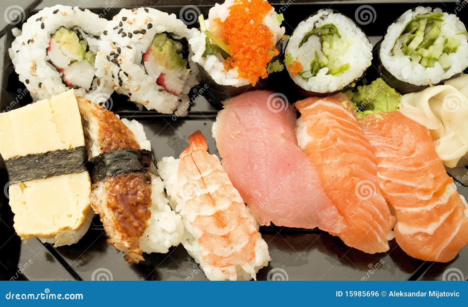 Suszi zdjęcie stock. Obraz złożonej z naczynie, morze - 15985696