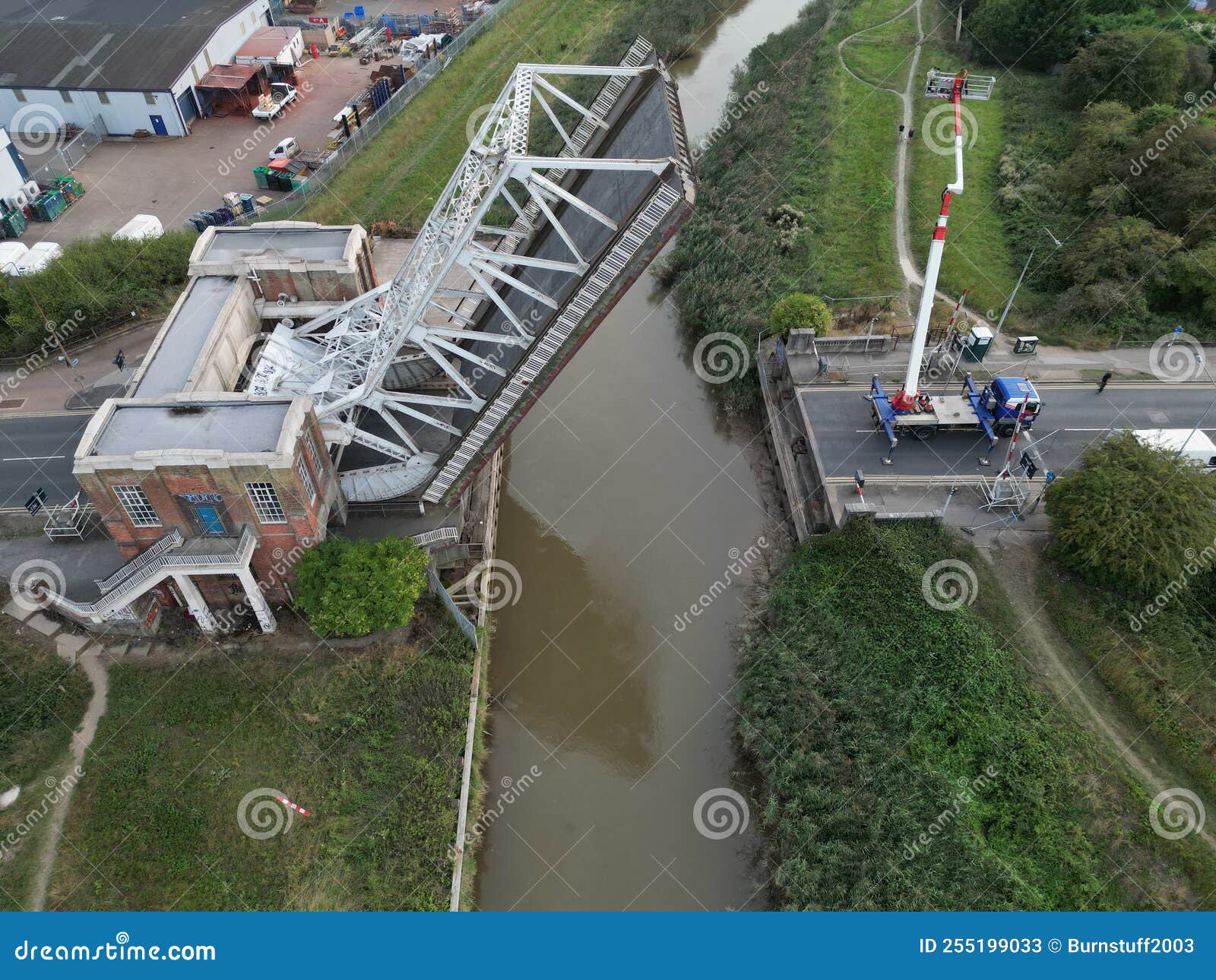 Sutton Road Bridge Scherzer Rolling Bascule Bridge in Hull, England ...