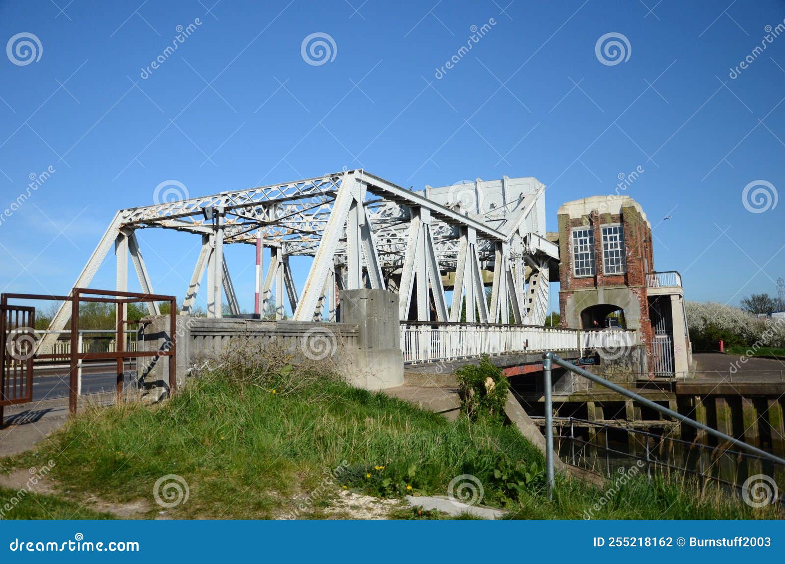 Sutton Road Bridge Scherzer Rolling Bascule Bridge in Hull, England ...