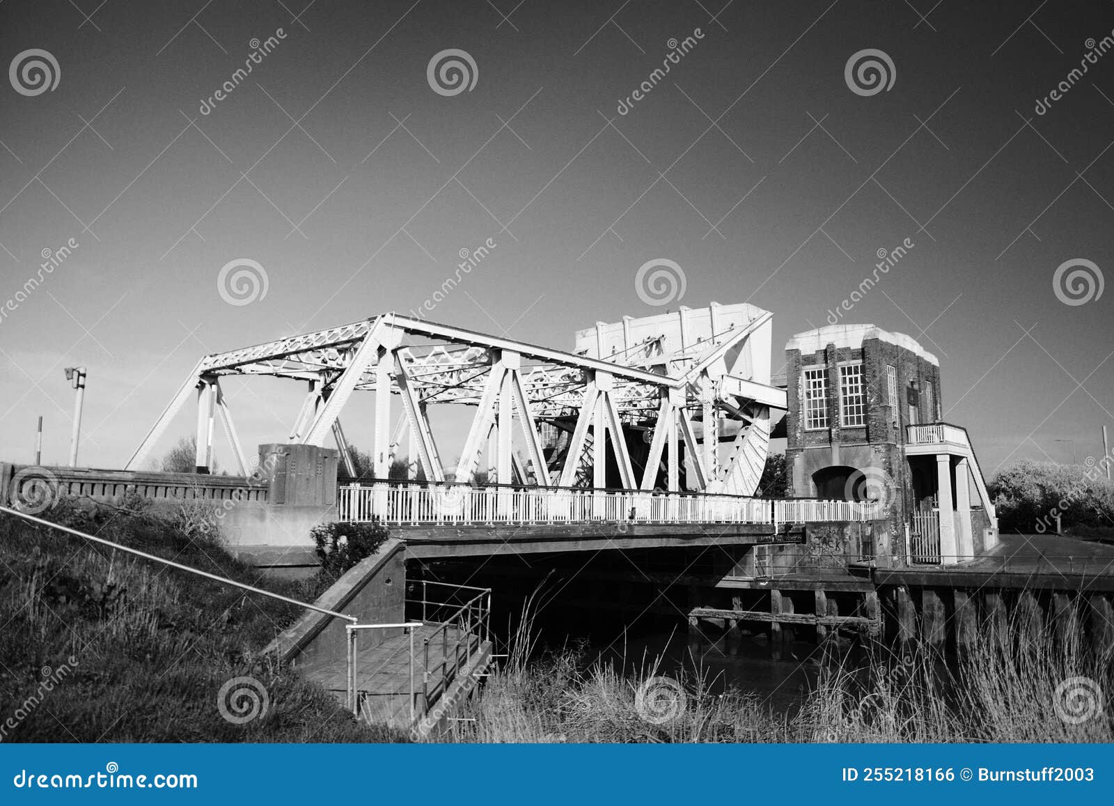 Sutton Road Bridge Scherzer Rolling Bascule Bridge in Hull, England ...