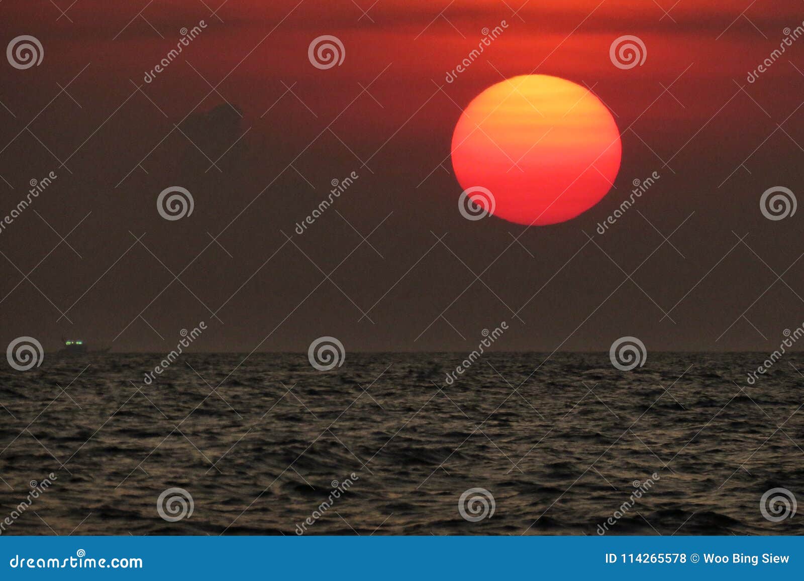 Sunset stock photo. Image of round, ocean, horizon, sunset - 114265578