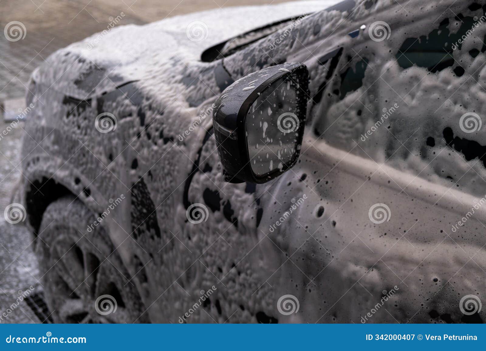 SUV Being Washed at Car Wash Stock Image - Image of wash, front: 342000407