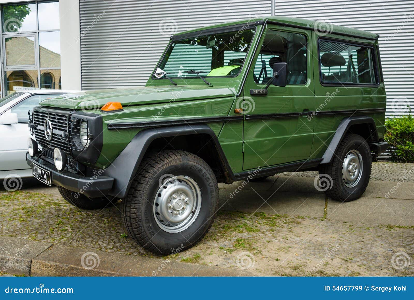 SUV De Luxe Normal Mercedes-Benz 230GE (W460) Image stock éditorial ...
