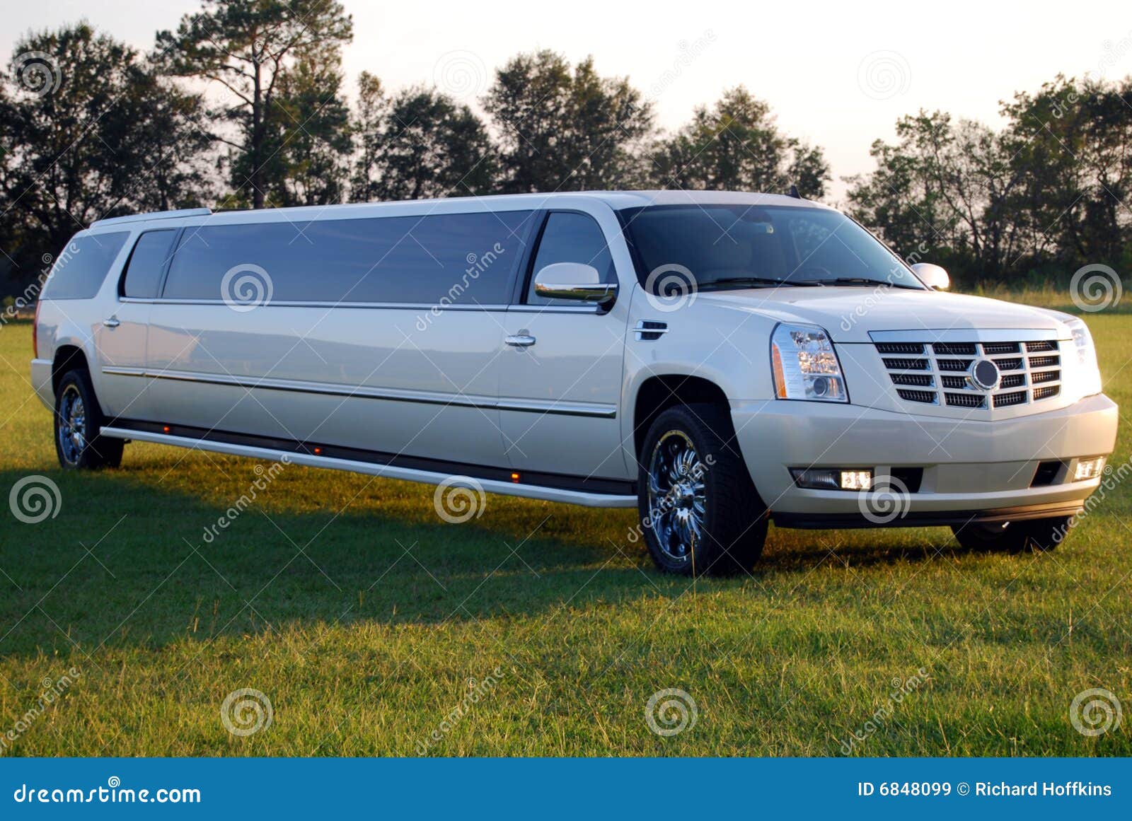 SUV Limo at Dusk stock image. Image of celebration, pampered - 6848099