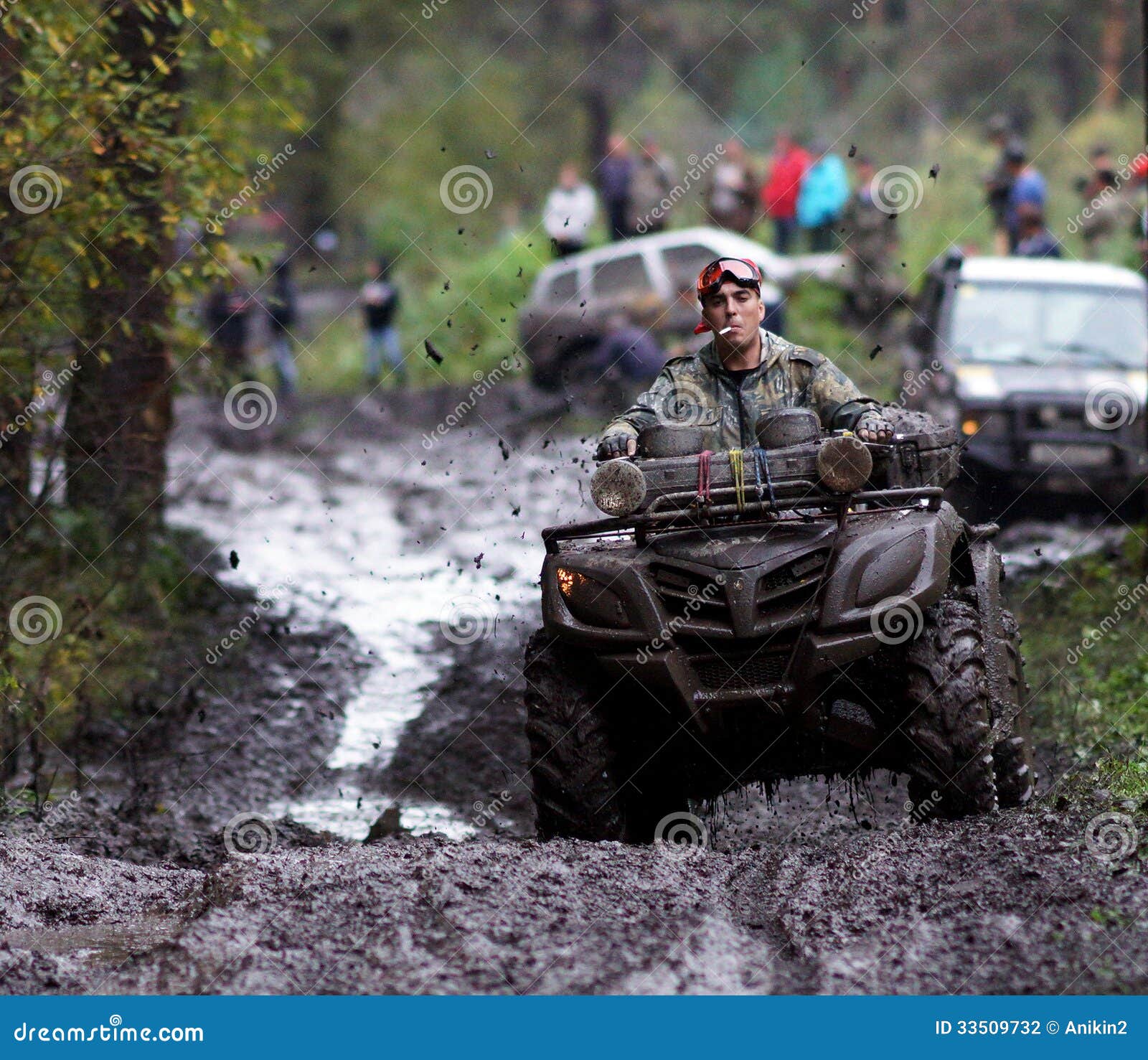 SUV Overcomes Mud Obstacles. Editorial Photography - Image of drive ...