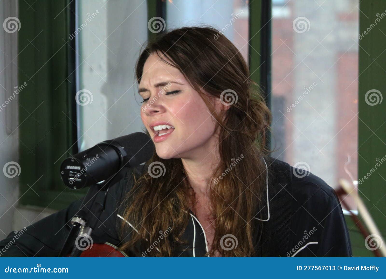 Suzanne Santo Films a Session in Brooklyn Editorial Stock Photo - Image of music, films: 277567013