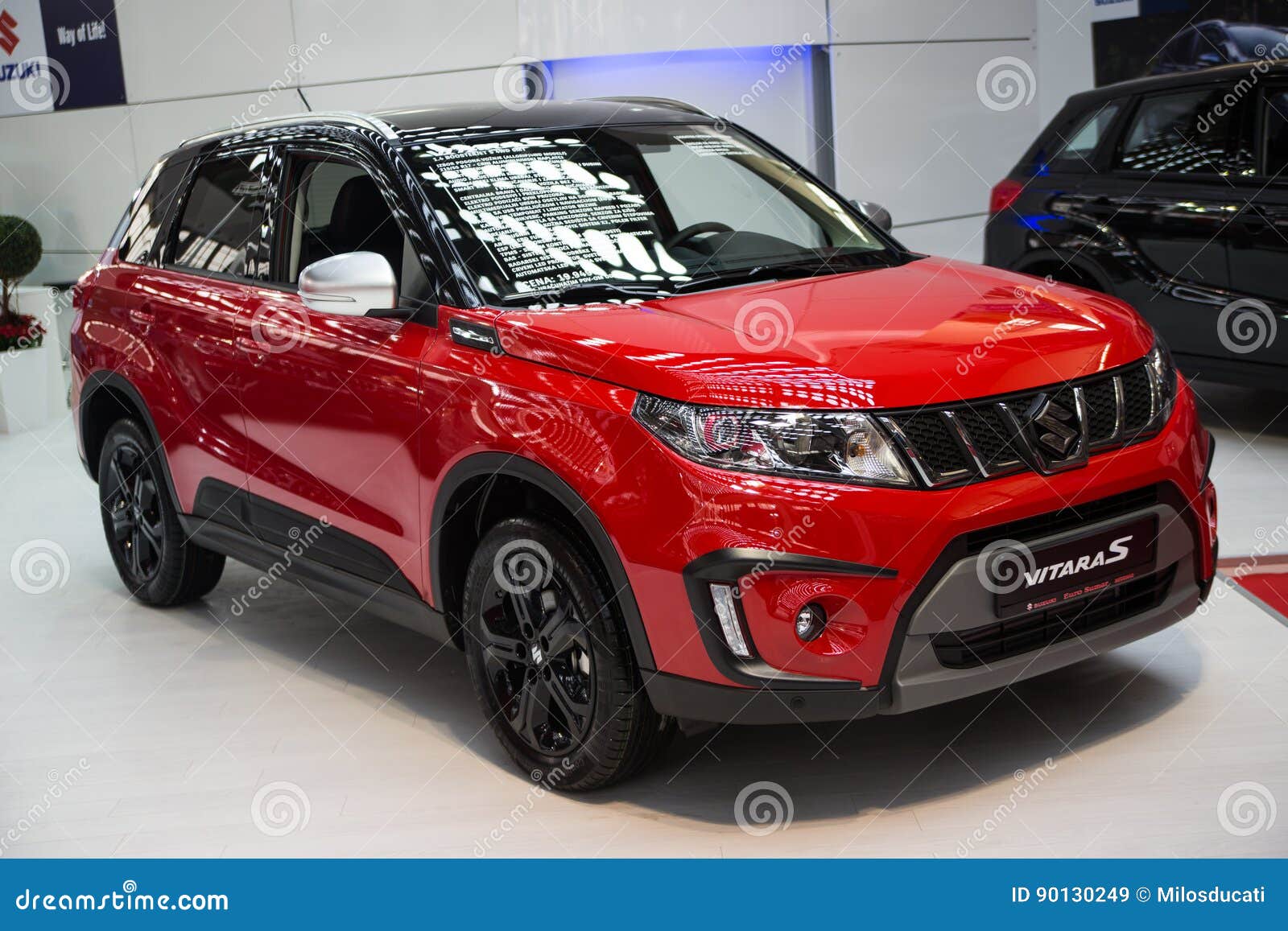 Suzuki Vitara S image stock éditorial. Image du modèle - 90130249