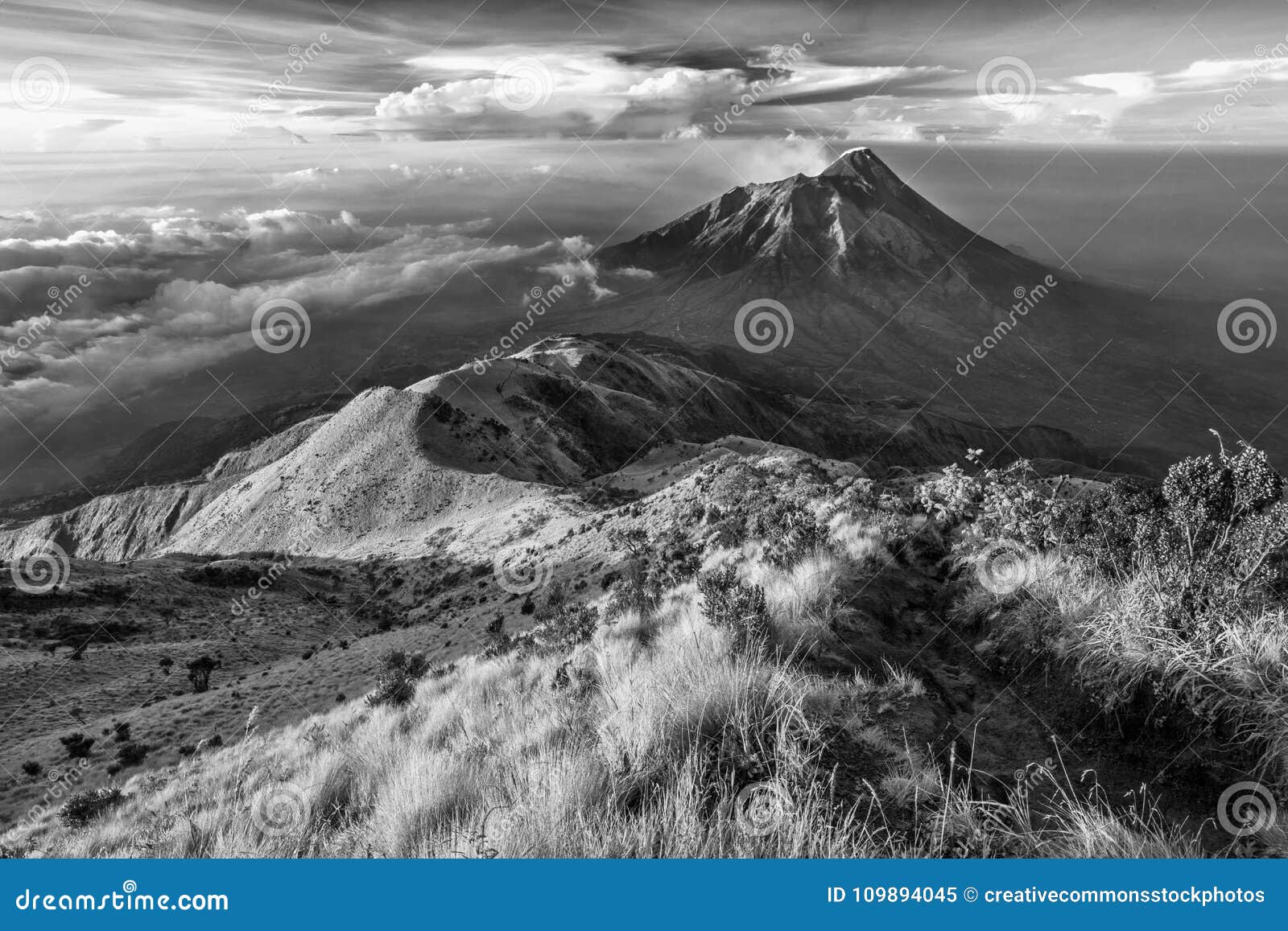 Svartvit, Lugn, Moln Bild. Bild: 109894045