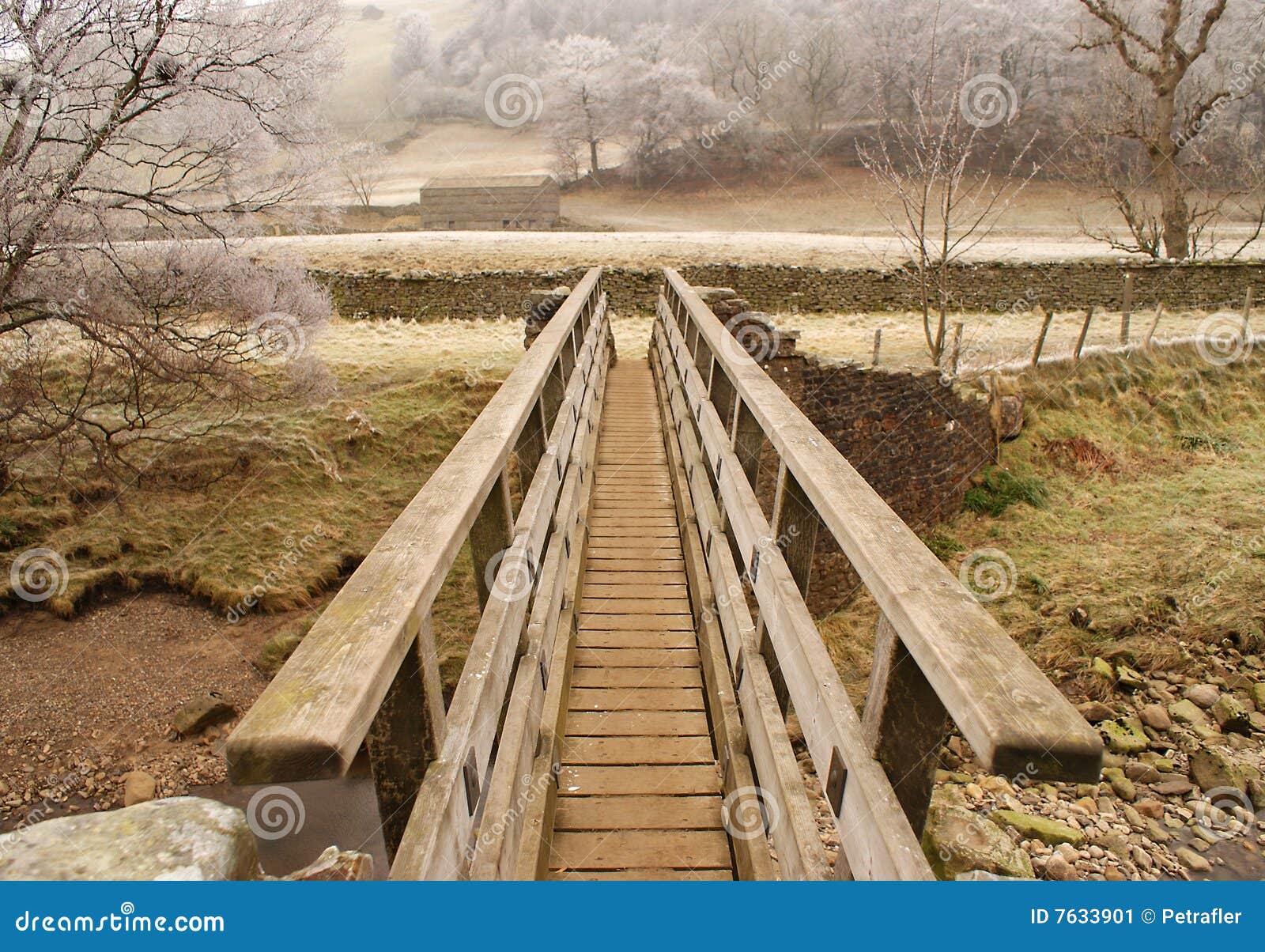 Swaledale Bridge in Winter stock image. Image of dales - 7633901