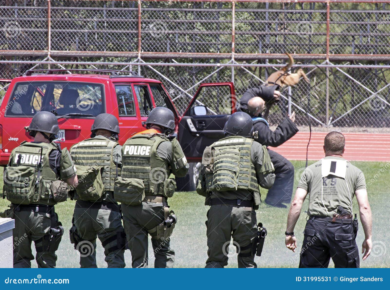 Swat Team Exercise with Canine Editorial Photo - Image of sunny, cops ...