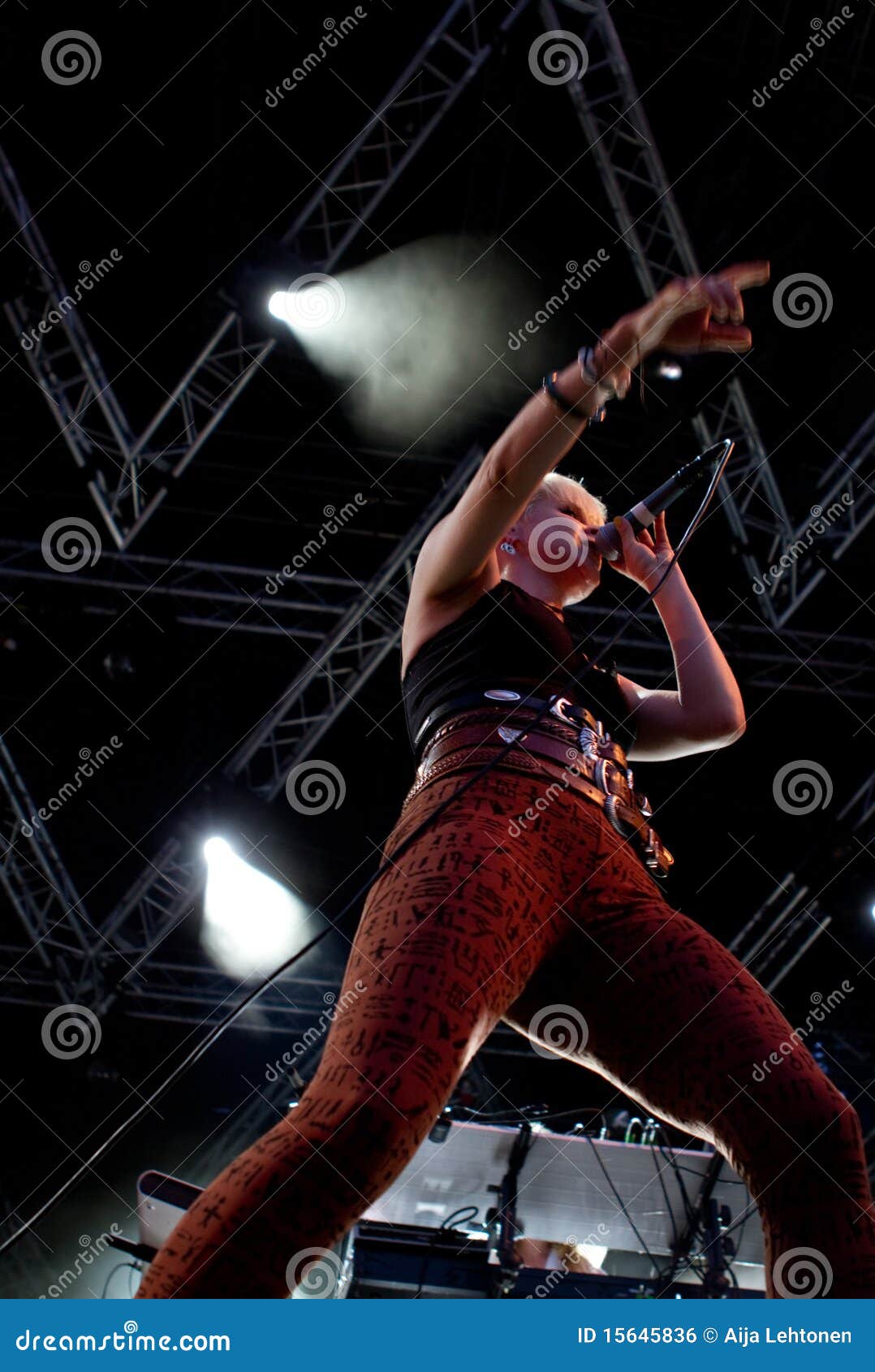 Swedish singer Robyn editorial photo. Image of festival - 15645836