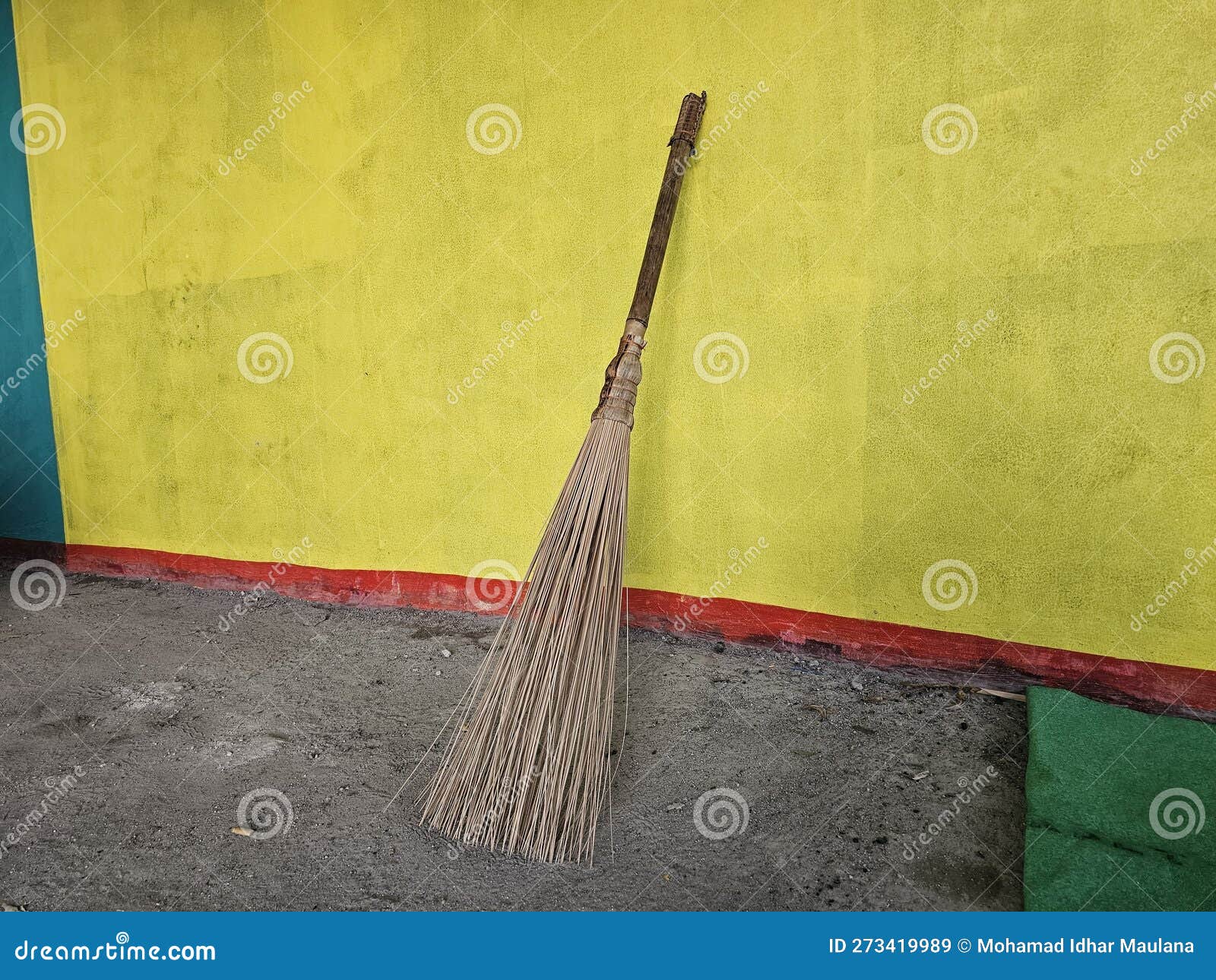 Sweep Floor Drawing Stock Photos - Free & Royalty-Free Stock Photos ...