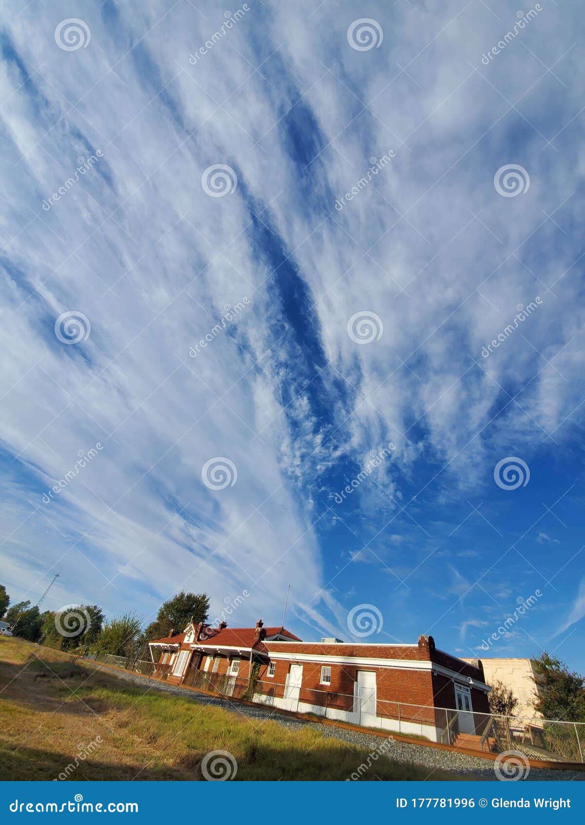 Sweeping Clouds Bright Blue Stock Photo - Image of sweeping, clouds ...
