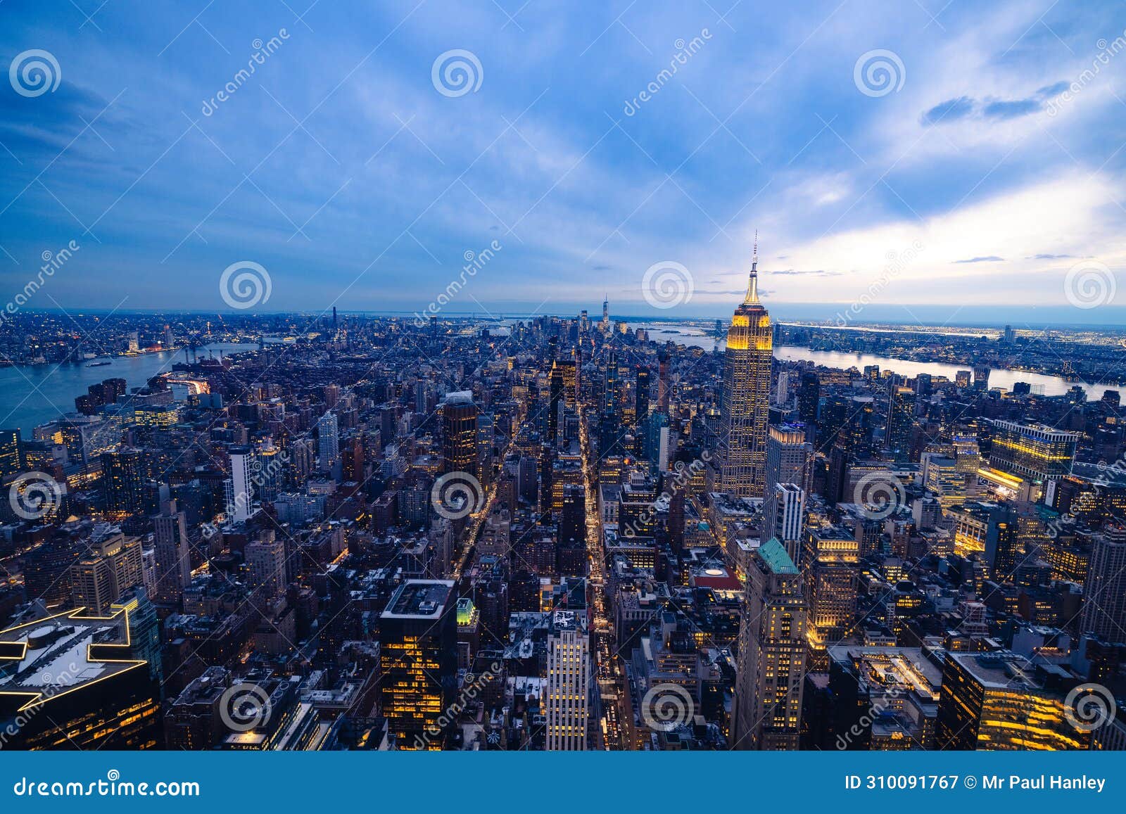 A Sweeping View of Twilight Over New York City Editorial Photography ...