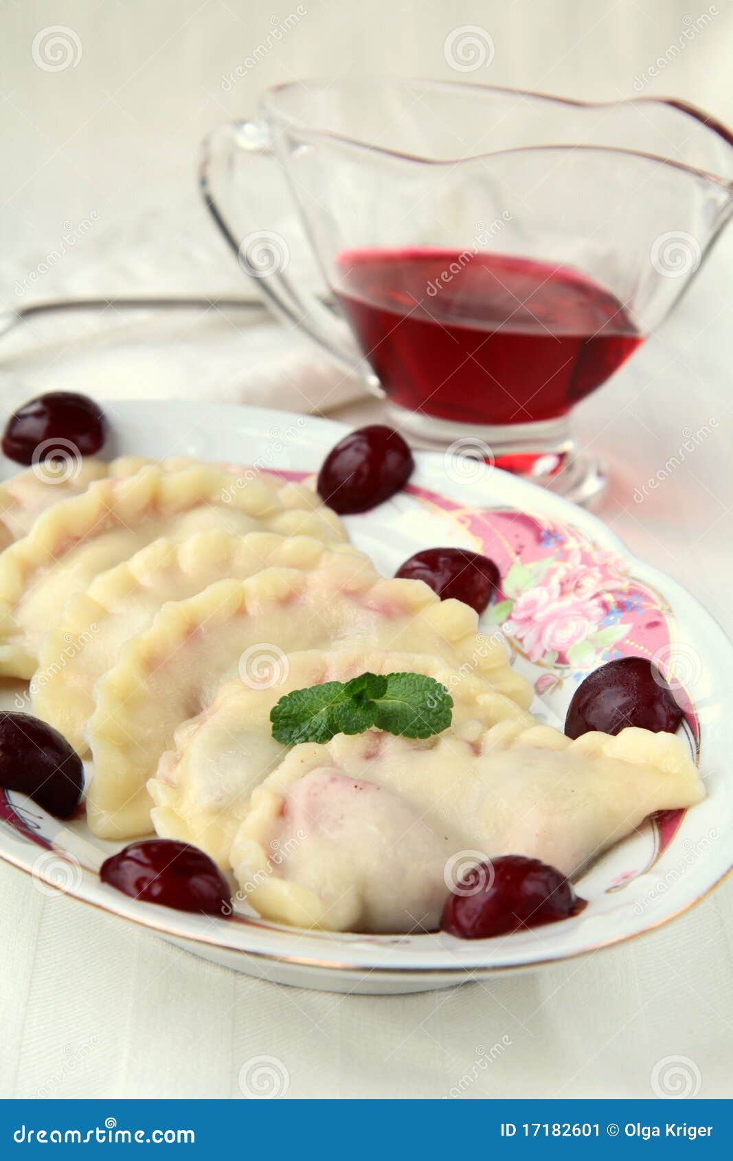 Sweet Ravioli with Cherries Stock Image - Image of meal, plate: 17182601