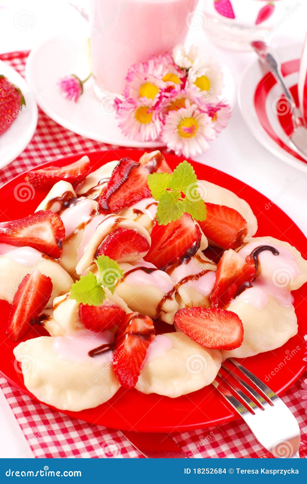 Sweet Ravioli with Strawberry Stock Photo - Image of stuffed, boiled ...