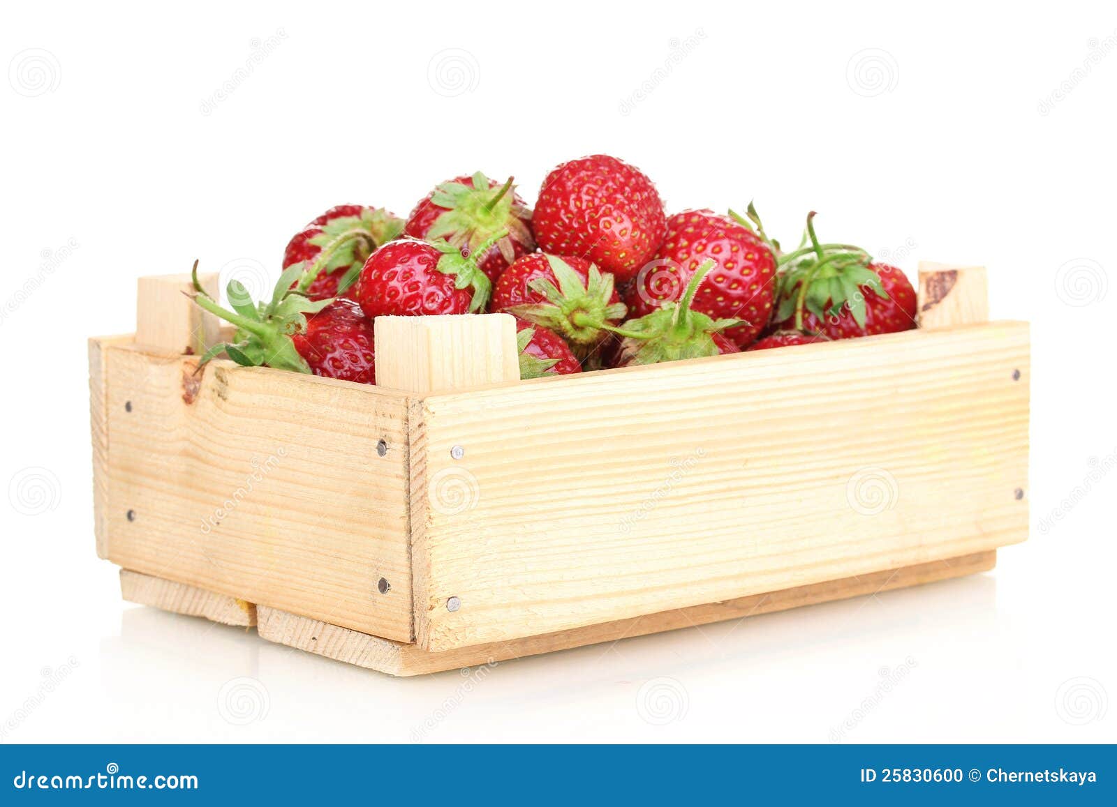 Sweet Ripe Strawberries in Crate Stock Photo - Image of nutrient, sweet ...