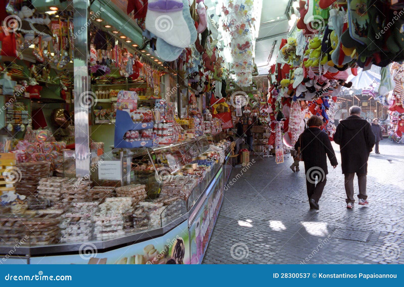 Sweet shop in Rome editorial photography. Image of italy - 28300537