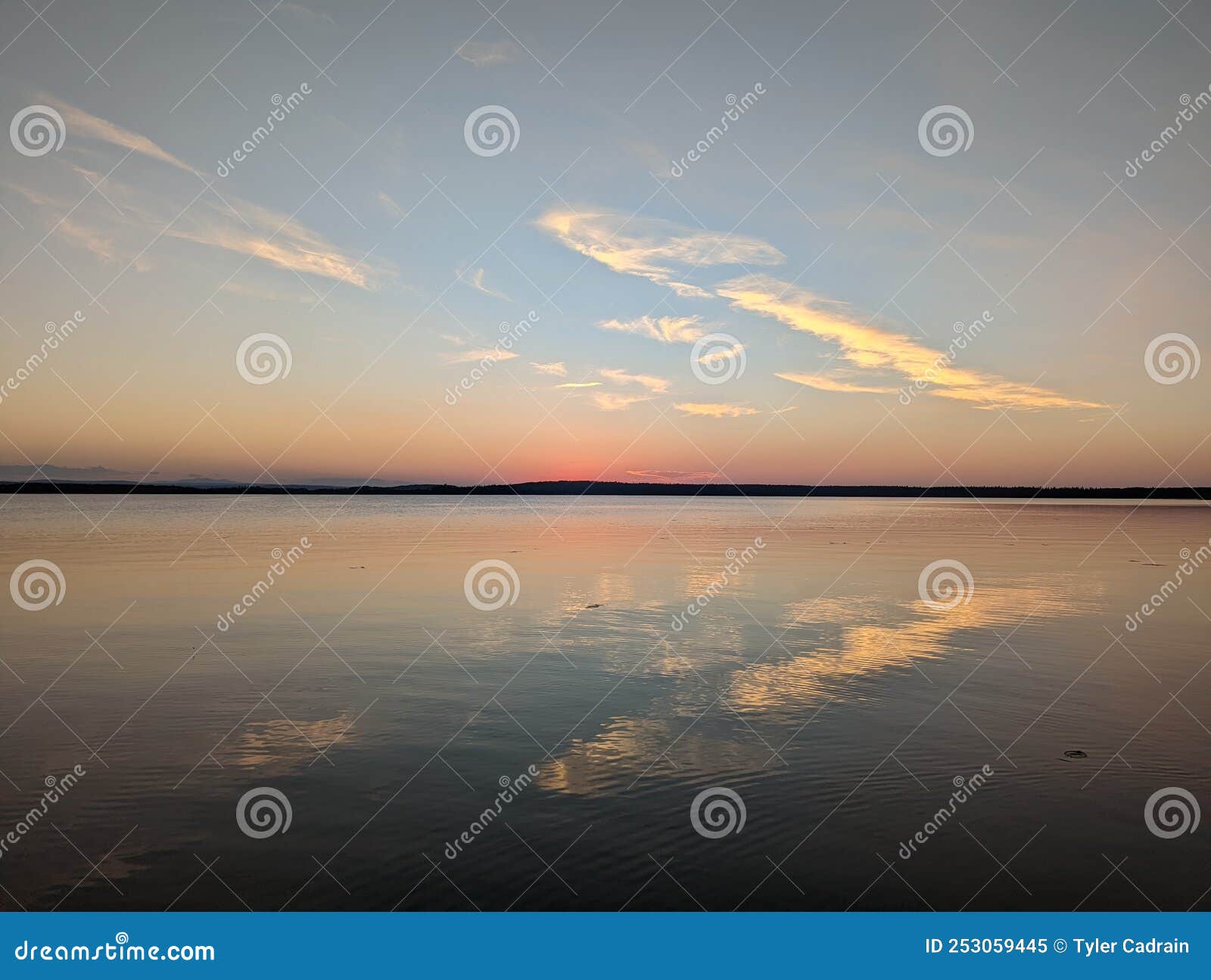 Sweet Summertime Sunset at the Lake Stock Image - Image of sunlight ...
