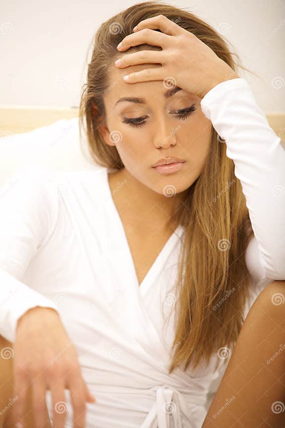 Sweety en cama foto de archivo. Imagen de fresco, sensual - 1909038