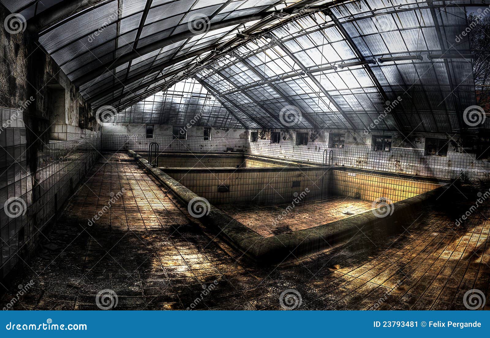 Swimming Pool in an Abandoned Complex Stock Image - Image of grunge ...