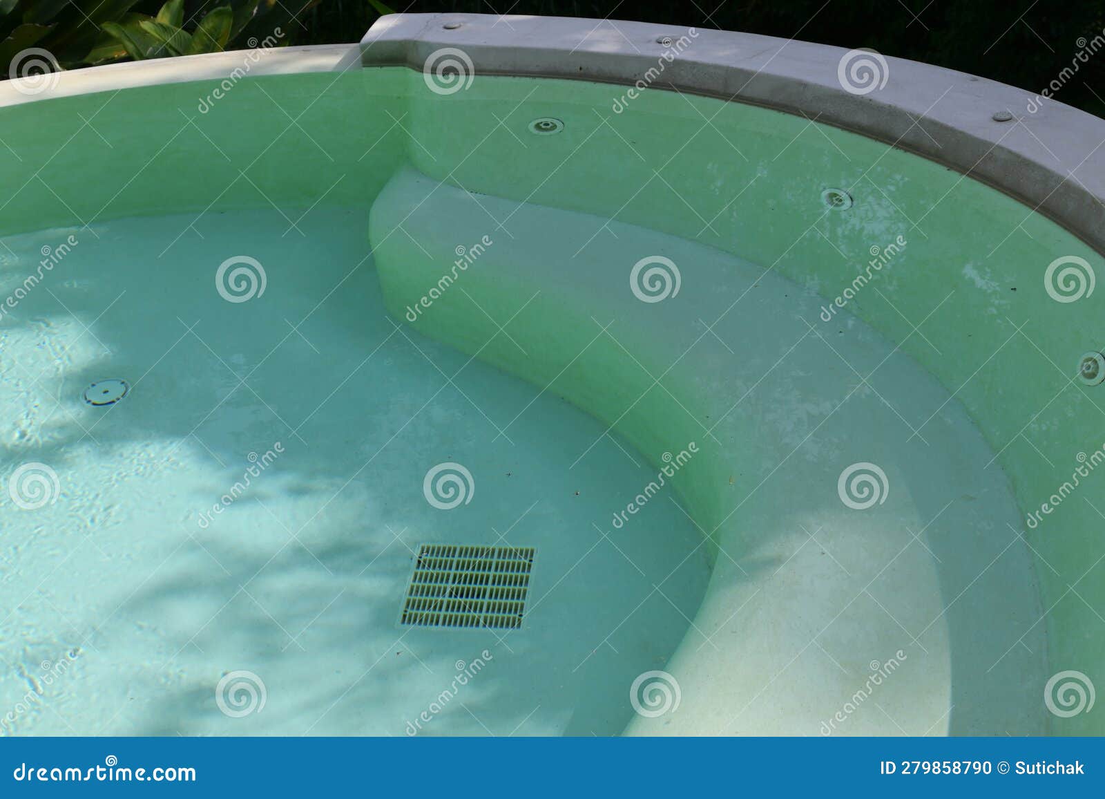 Circle Swimming Pool in the Garden Stock Photo - Image of beautiful ...