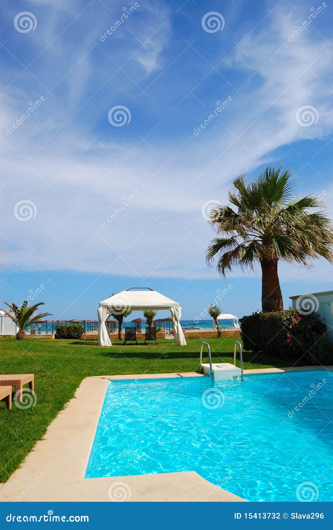 Swimming pool with jacuzzi stock photo. Image of nature - 15413732