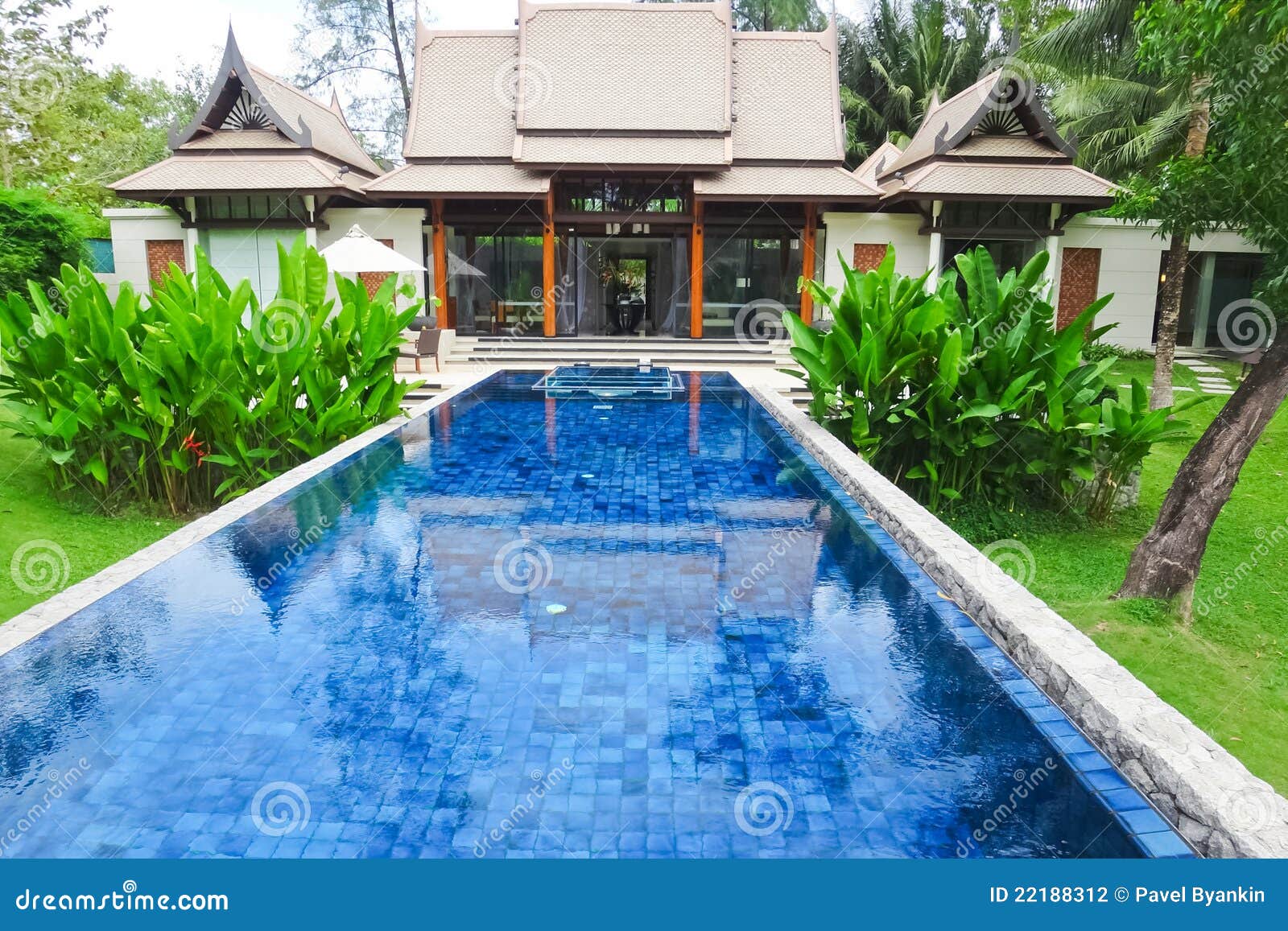 Swimming Pool at Luxury Traditional Villa Stock Photo - Image of pool ...