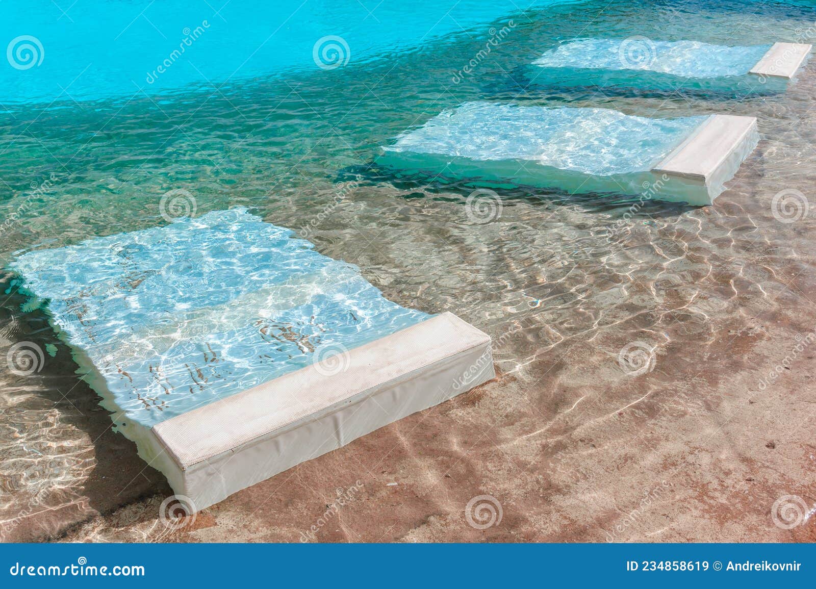 Swimming Pool with Underwater Beds for Resting. Underwater Pool Bed ...
