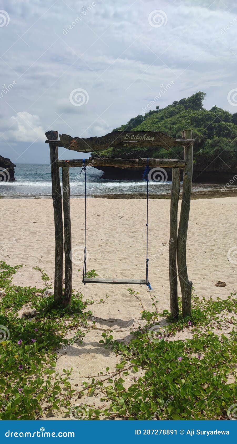 Swing on the Beach Sadranan Stock Image - Image of wood, cove: 287278891