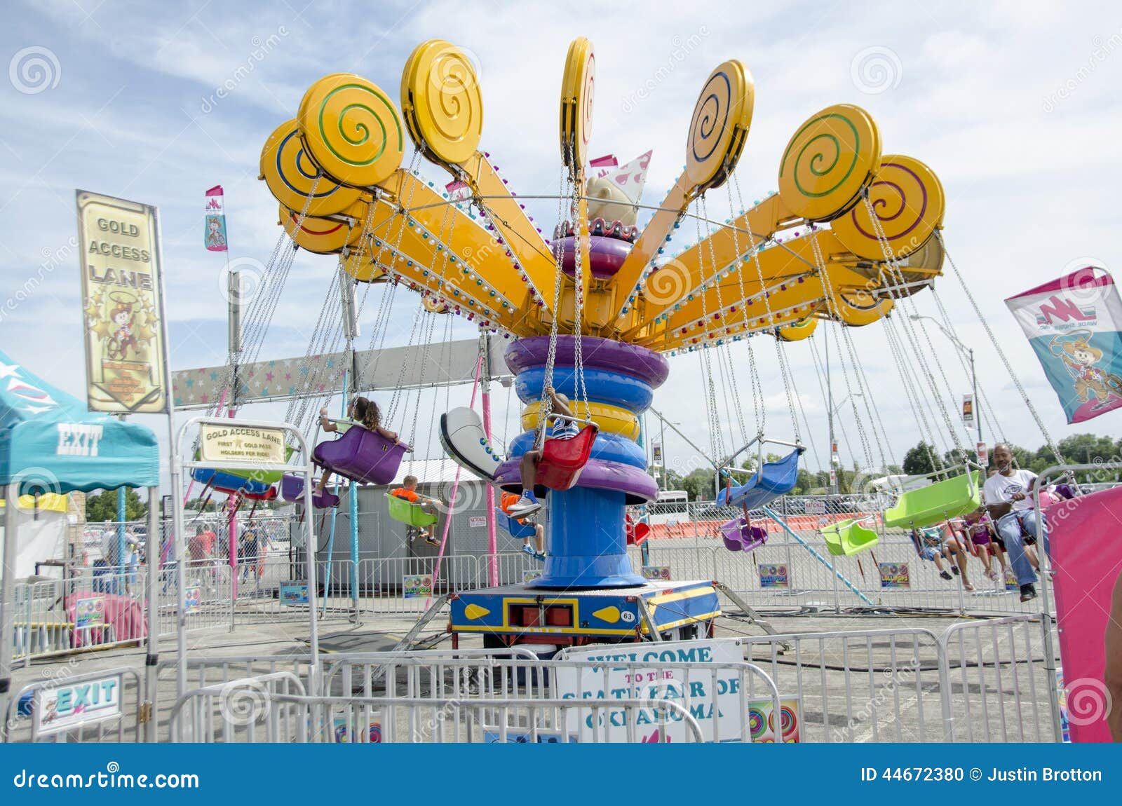 Swing ride editorial image. Image of clouds, park, lights - 44672380