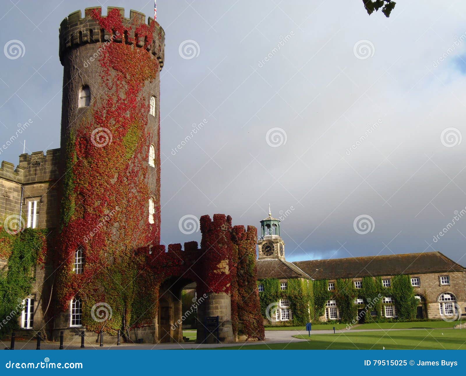 Swinton Castle stock image. Image of woman, landmark - 79515025