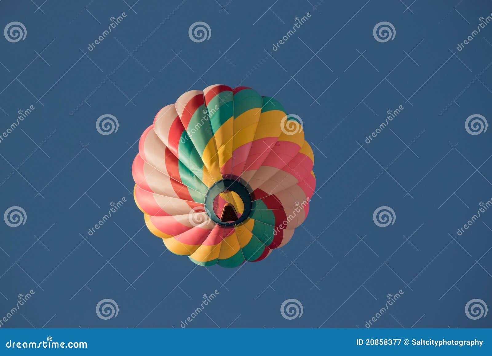 Swirl Balloon Passes Overhead Stock Image - Image of flight, balloonist ...
