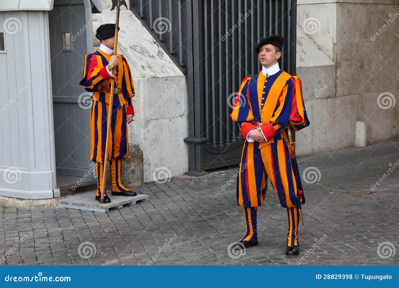 Swiss Guards in Vatican editorial stock photo. Image of mercenaries ...
