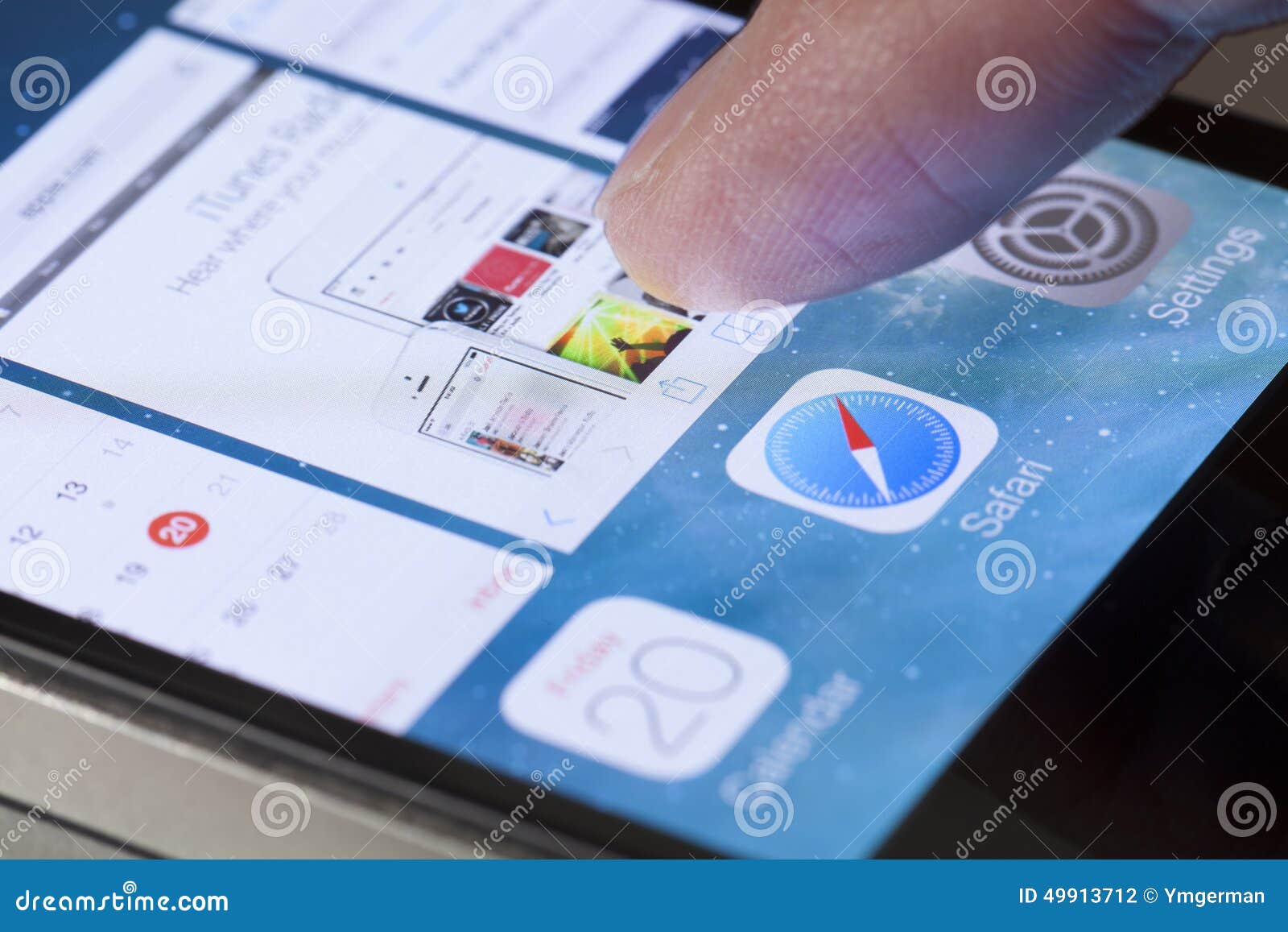 Switching between Apps in IOS Editorial Photography - Image of closeup ... Switching between Apps in IOS Editorial Photography - Image of closeup ...