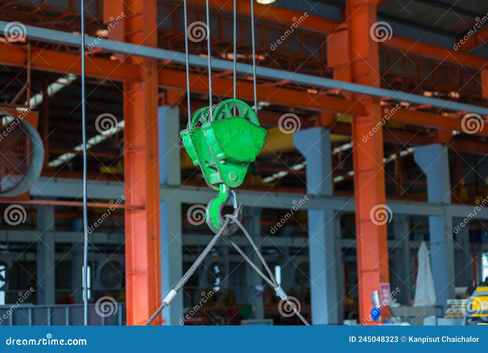 Swivel Joint and Connection with a Steel Cable when Installing the ...