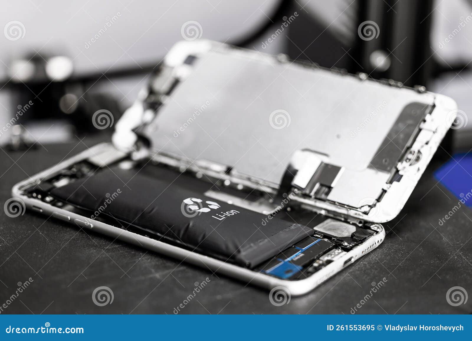 Swollen Lithium Polymer Battery in Smartphone, Explosive Smartphone ...