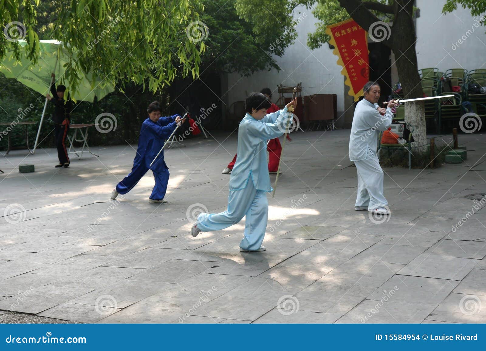 Sword dance editorial stock image. Image of tourism, grace - 15584954