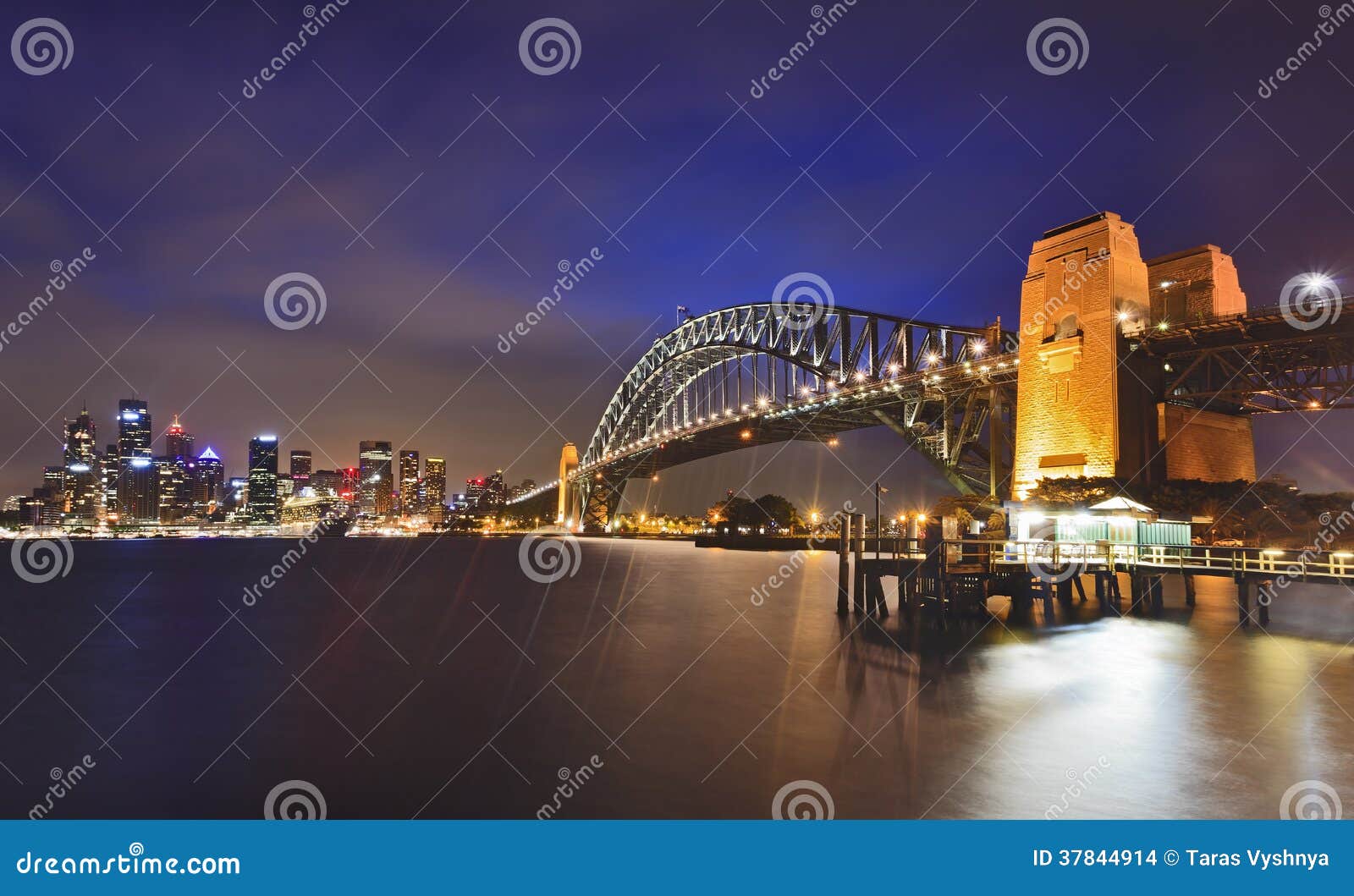 Sydney CBD Milsons Point Pier Arch Sunset Stock Photo - Image of stop ...