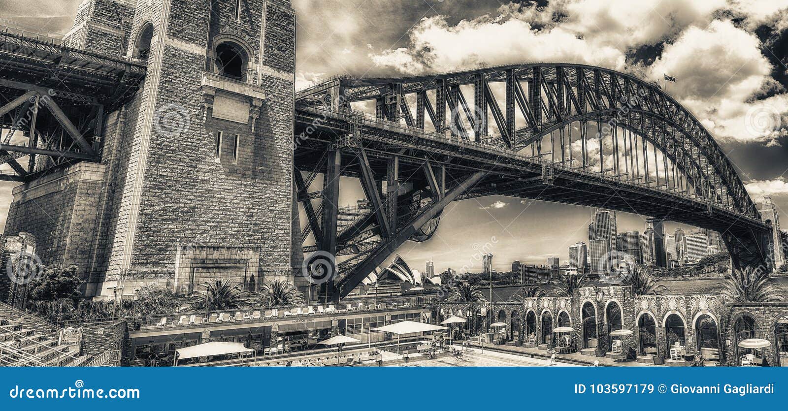 SYDNEY - EM OUTUBRO DE 2015: Sydney Harbour Bridge Sydney Atrai 30 ...