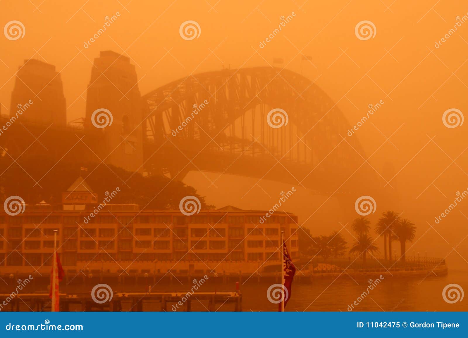 Sydney Harbour Bridge during Extreme Dust Storm. Editorial Image ...