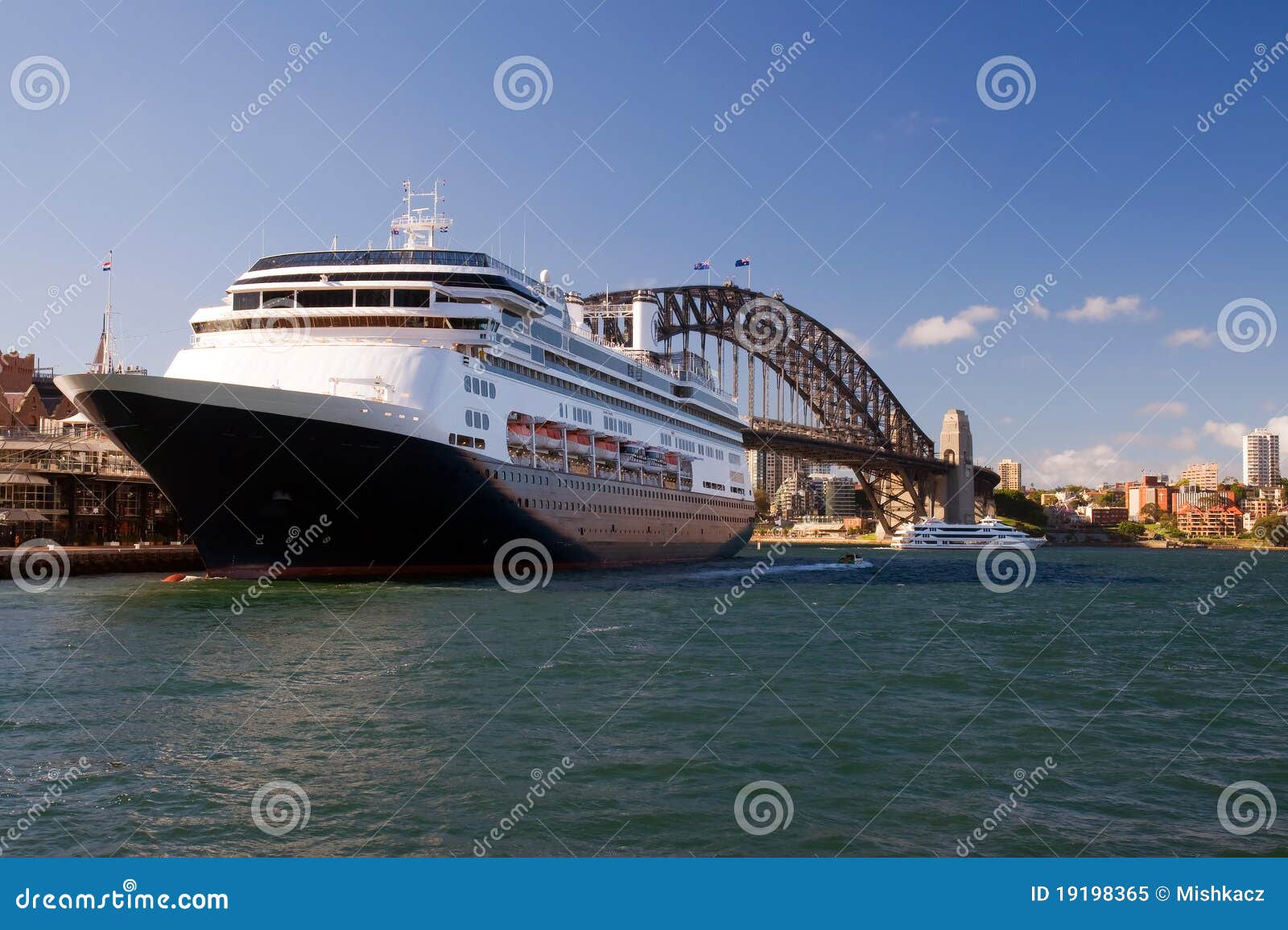 Sydney Harbour Bridge and Ship Stock Image - Image of harbor, dockside ...