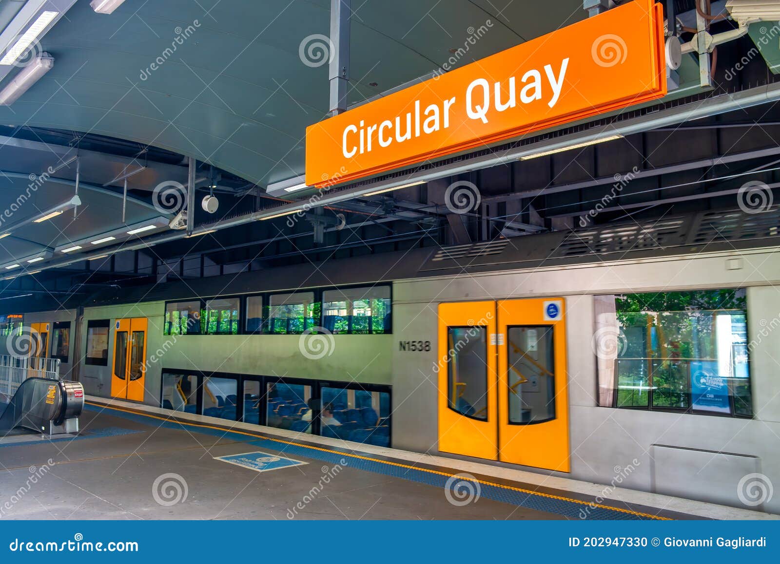 SYDNEY - NOVEMBER 7, 2015: Sydney Circular Quay Subway Station and ...