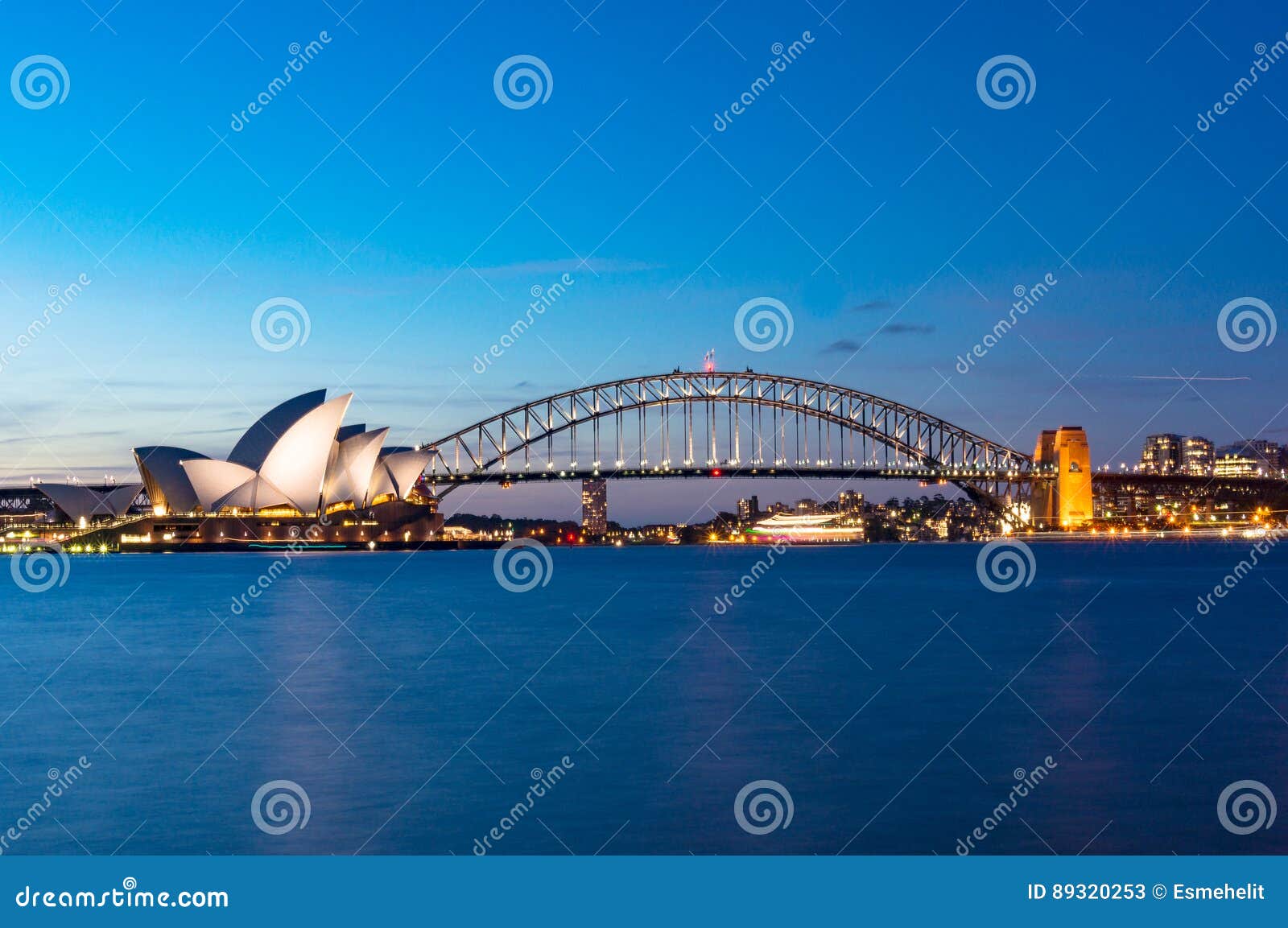 Sydney Opera House E Sydney Harbour Bridge Na Noite Foto de Stock ...