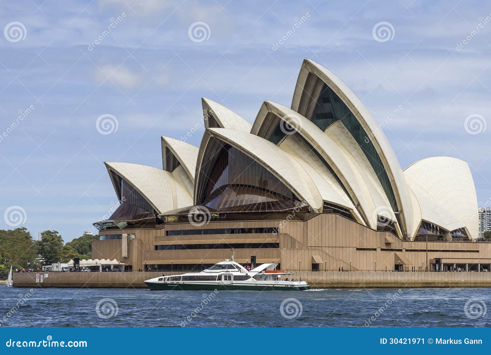 Sydney Opera House editorial photo. Image of opera, house - 30421971