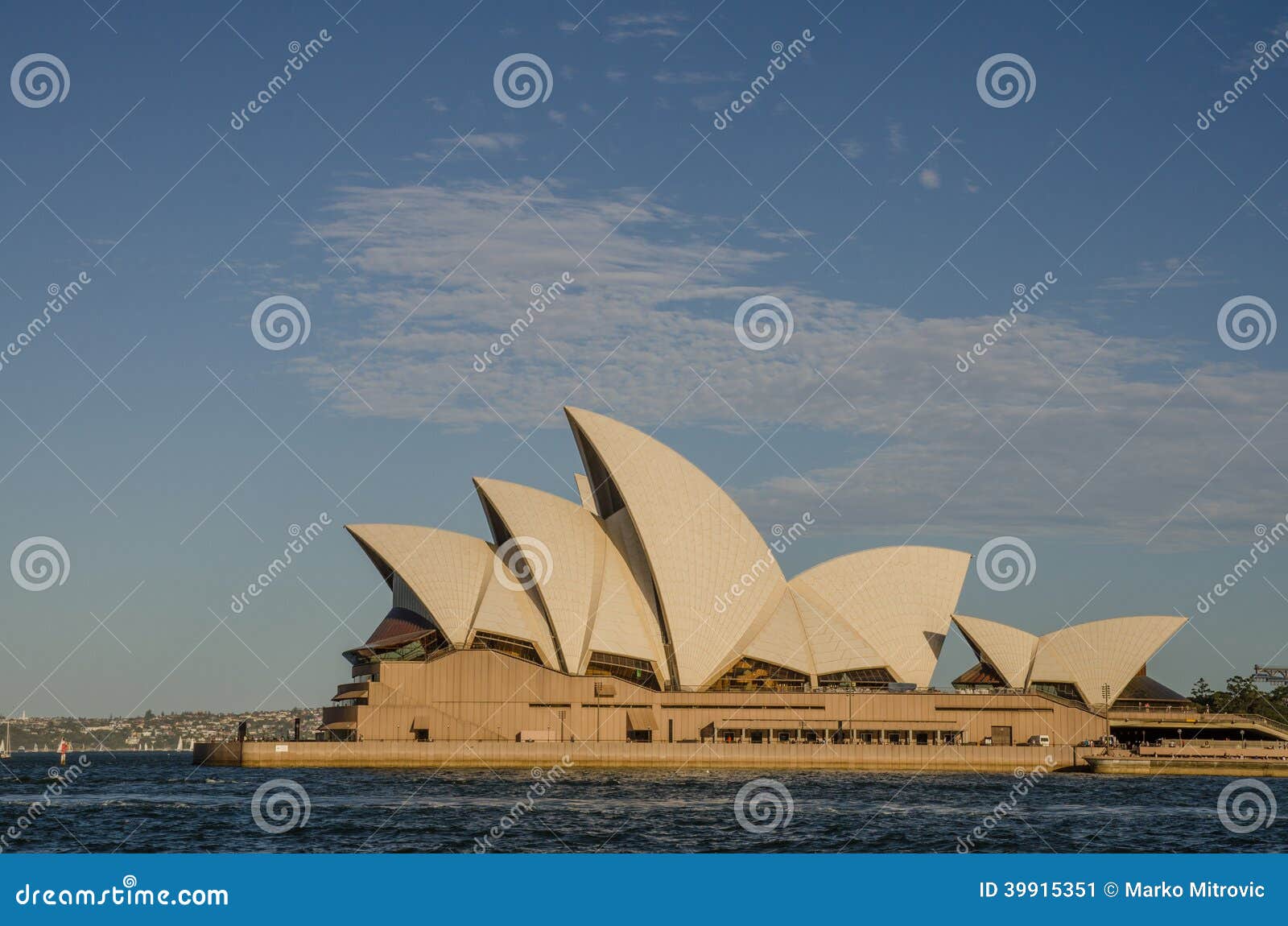 Sydney Opera House editorial photo. Image of holiday - 39915351