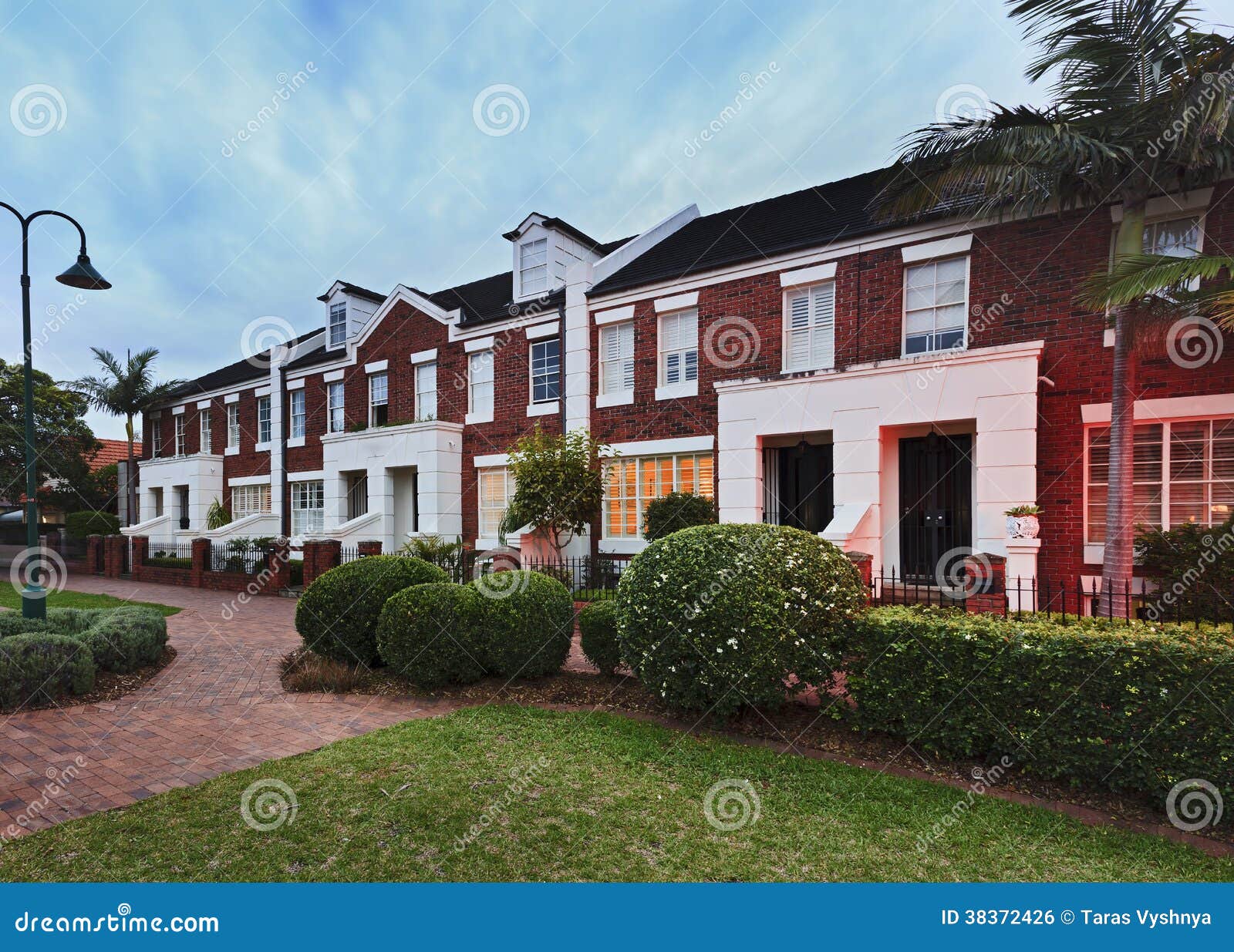 Sydney Terrace House Side stock foto. Image of gazon - 38372426